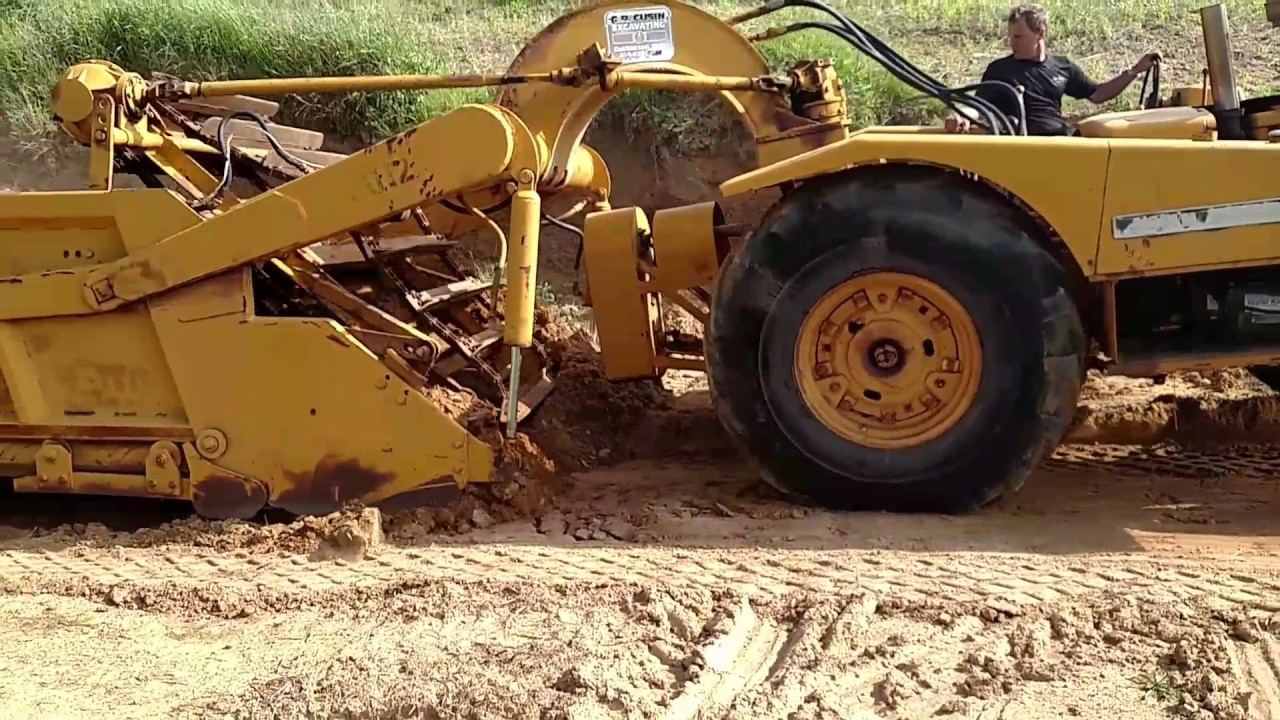 Moving Dirt With a 840 Two-Cylinder Diesel - Green Magazine