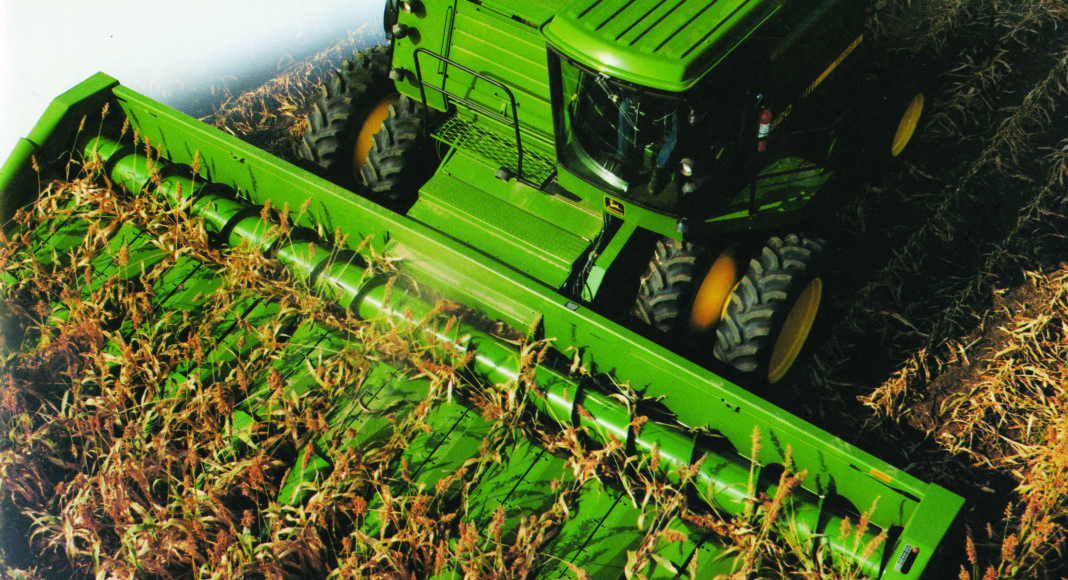 The 8820 Flagship of Deere's Titan Combines - Green Magazine